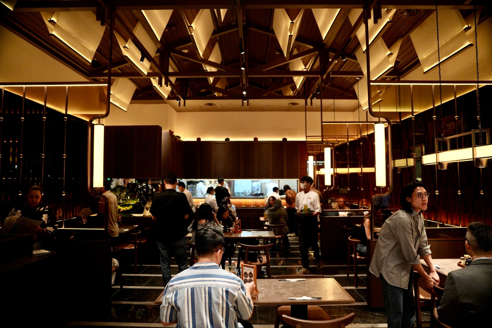 Ratusan Pilihan Kuliner untuk Makan Siang Bersama di Mall of Indonesia